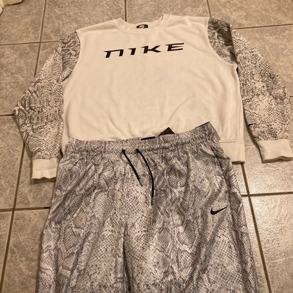 Nike | Tops | Nike Womens Crew M Python Design With Matching Pants Lg ...